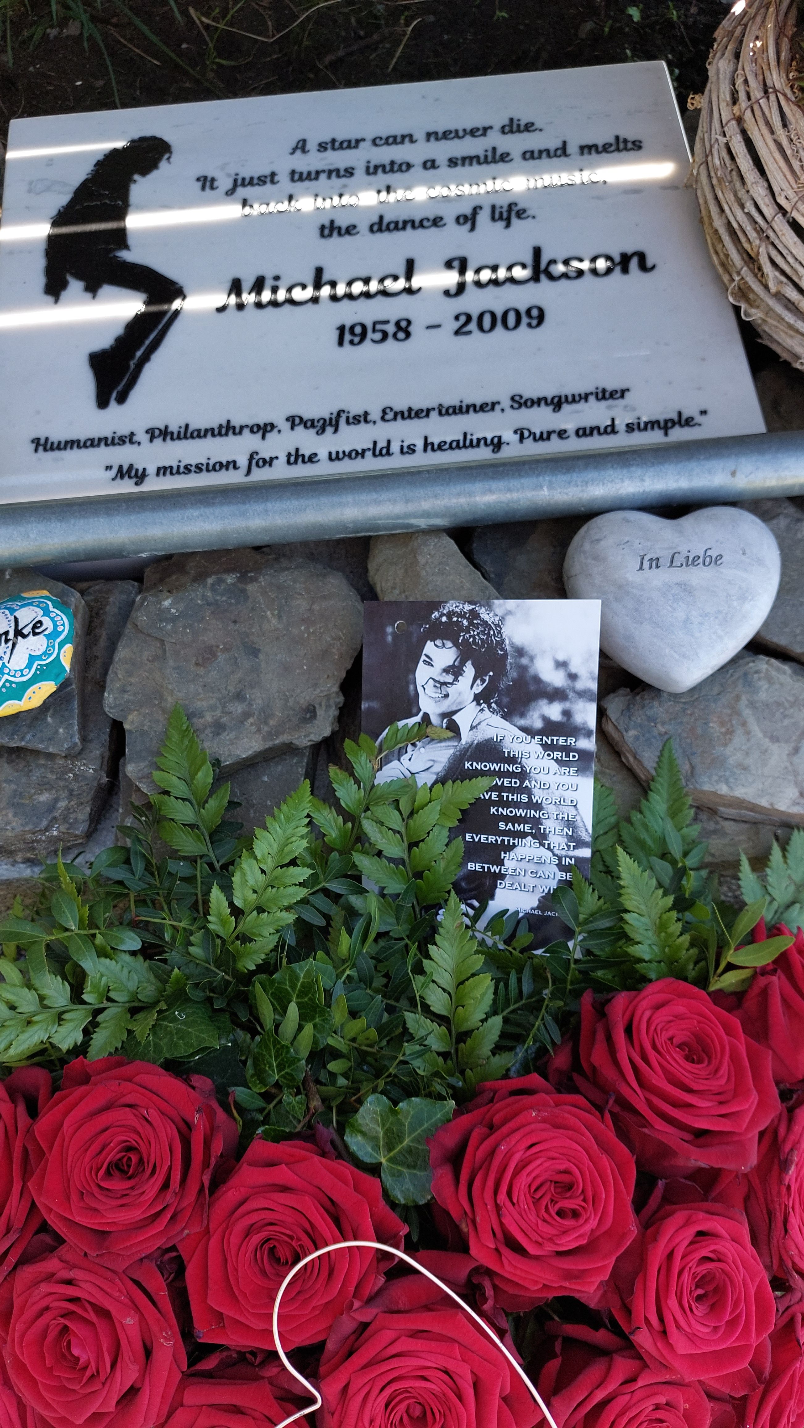 Michael Jackson Memorial Germany & Give A Smile Projects zu Ehren von ...